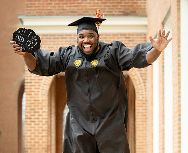 Guide to Grad Walk | UMGC